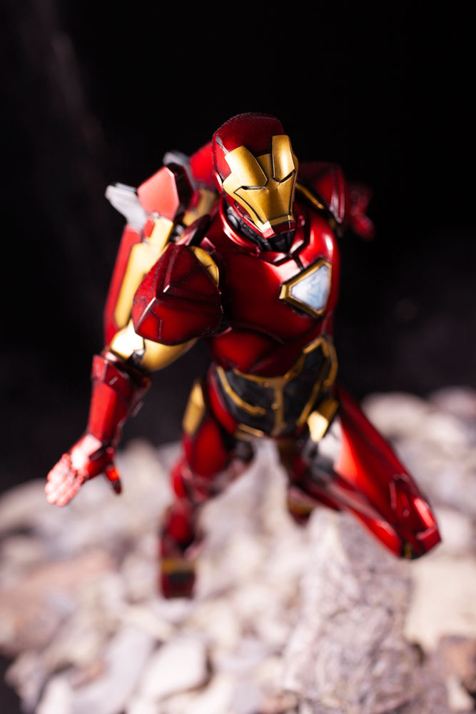 Marvel ArtFX Premier 1/10 Scale Pre-Painted Model Kit: Iron Man ...